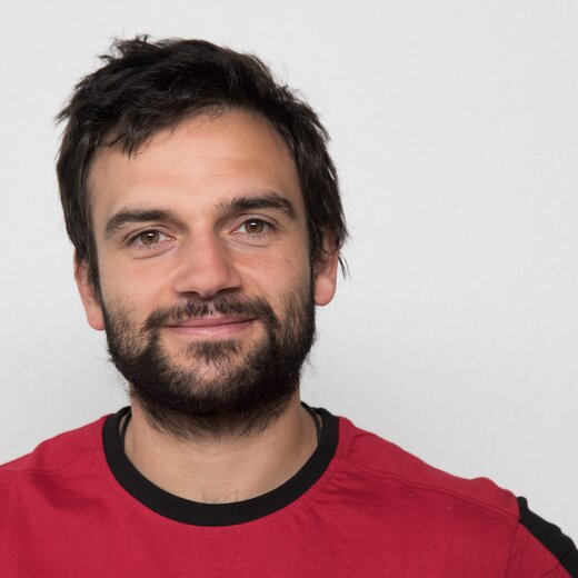 Craftsmanship company with familiar character | Ze Pé